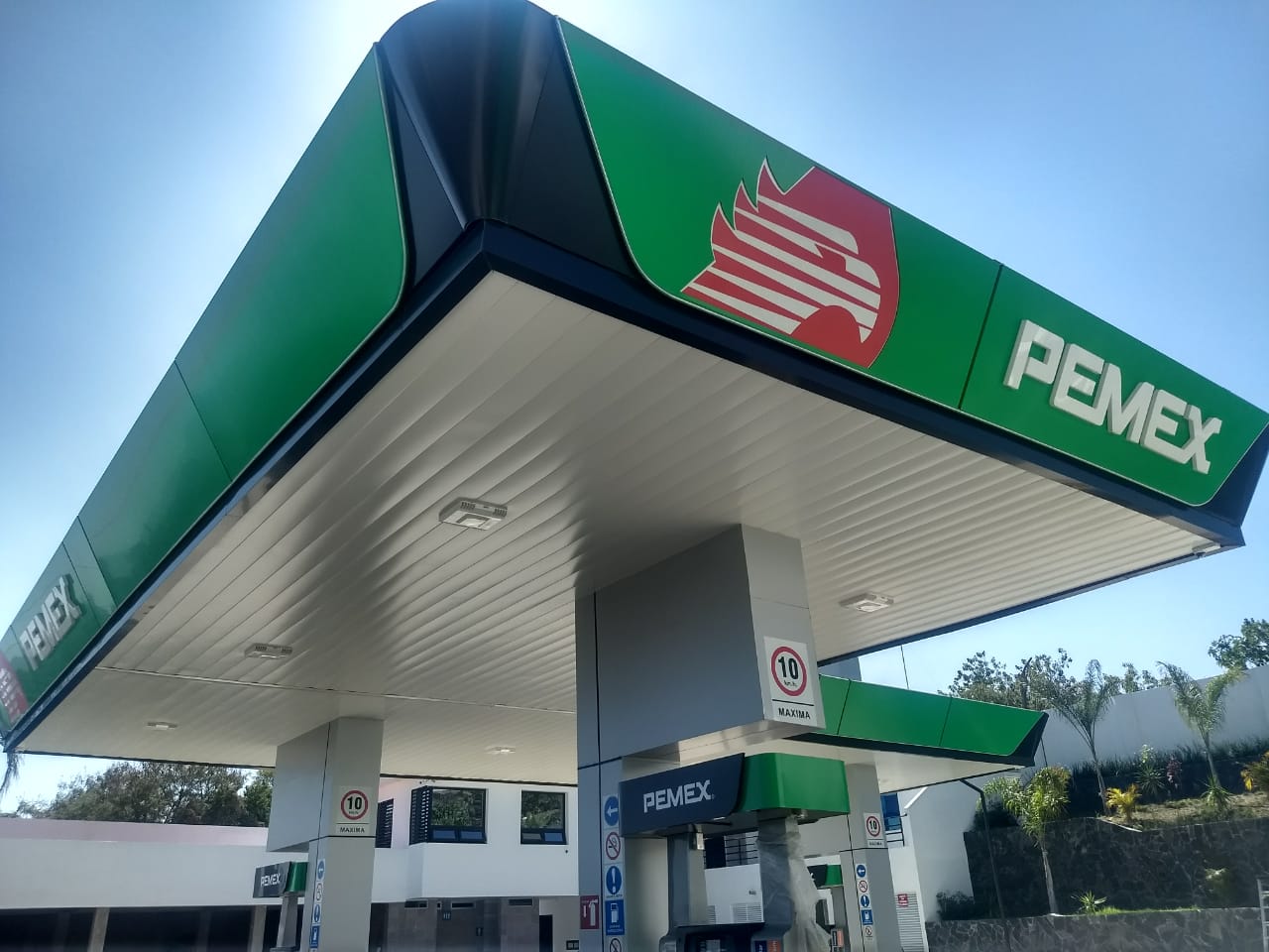 Cambio a Nueva Imagen Pemex® - MEES Señalización e Imagen